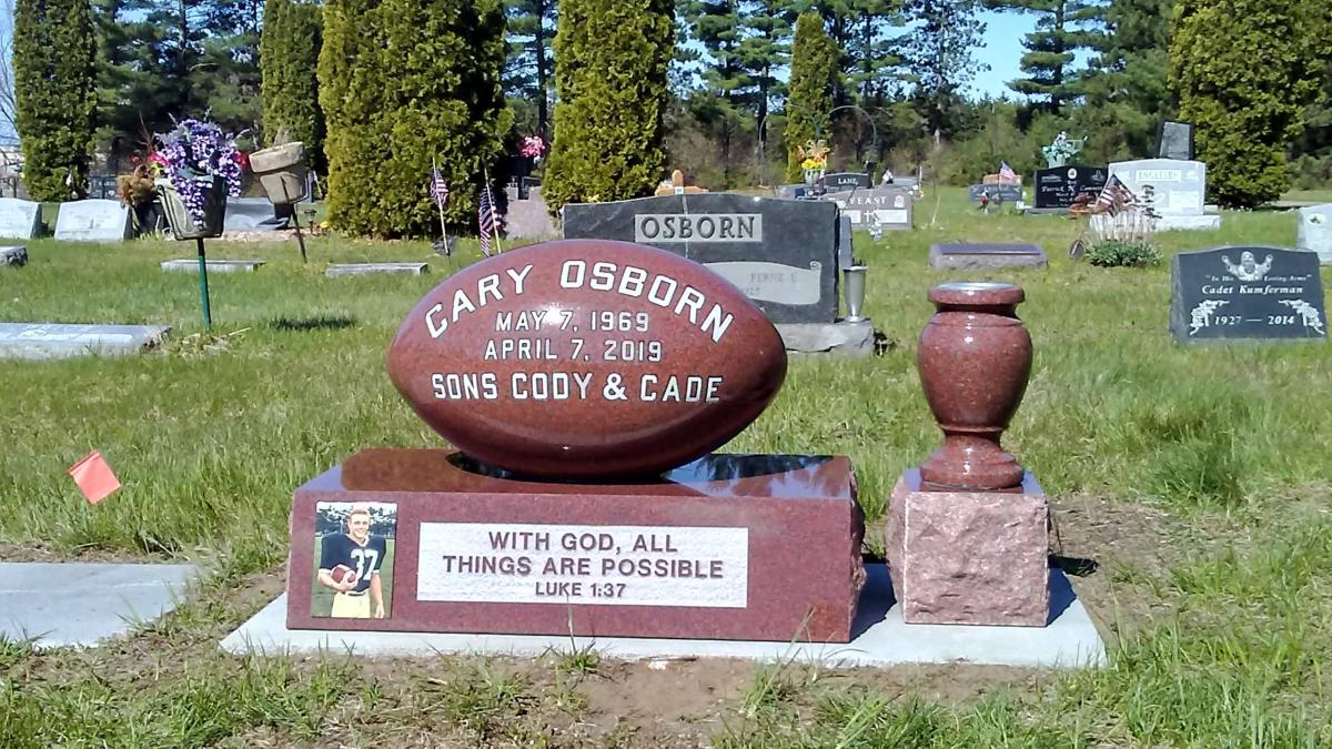 Single Grave Monuments Near Me | Eau Claire, WI | Lifetime Memorials